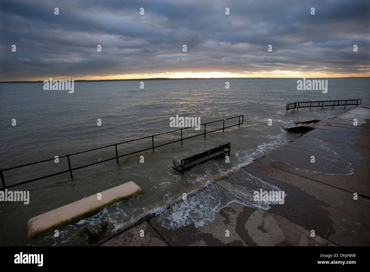 Canvey Island, Essex, England. 6-12-2013 The River Thames estuary ...
