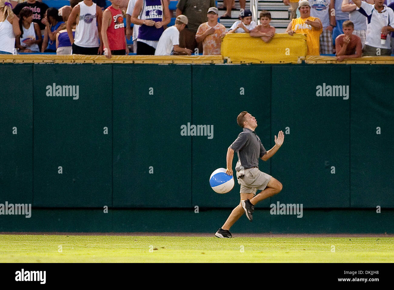 Grounds crew stadium hi-res stock photography and images - Alamy