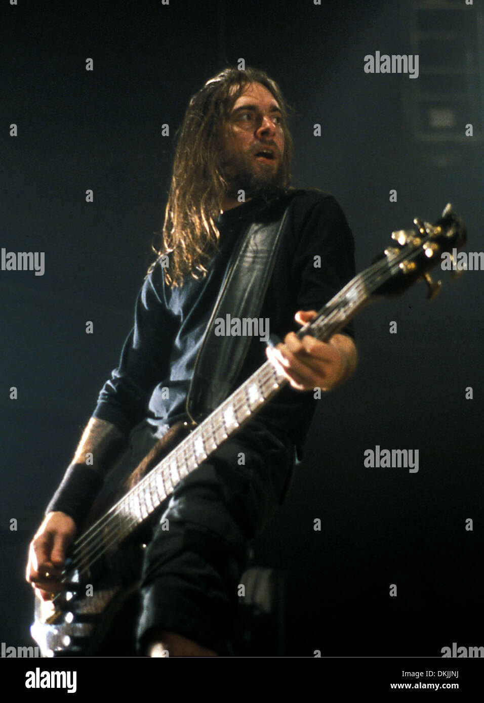 Mar. 3, 2001 - K21364JKROL.PANTERA CONCERT CHICAGO ,IL.03/03/2001. JEFF ...