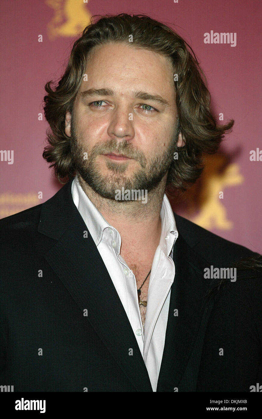 RUSSELL CROWE.ACTOR.ANY.POTSDAMMER PLATZ, BERLIN, GERM.12/02/2002.DI641 Stock Photo - Alamy