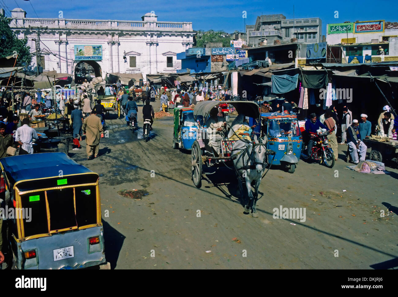 Street scene in old quarter Lahore Pakistan Stock Photo - Alamy