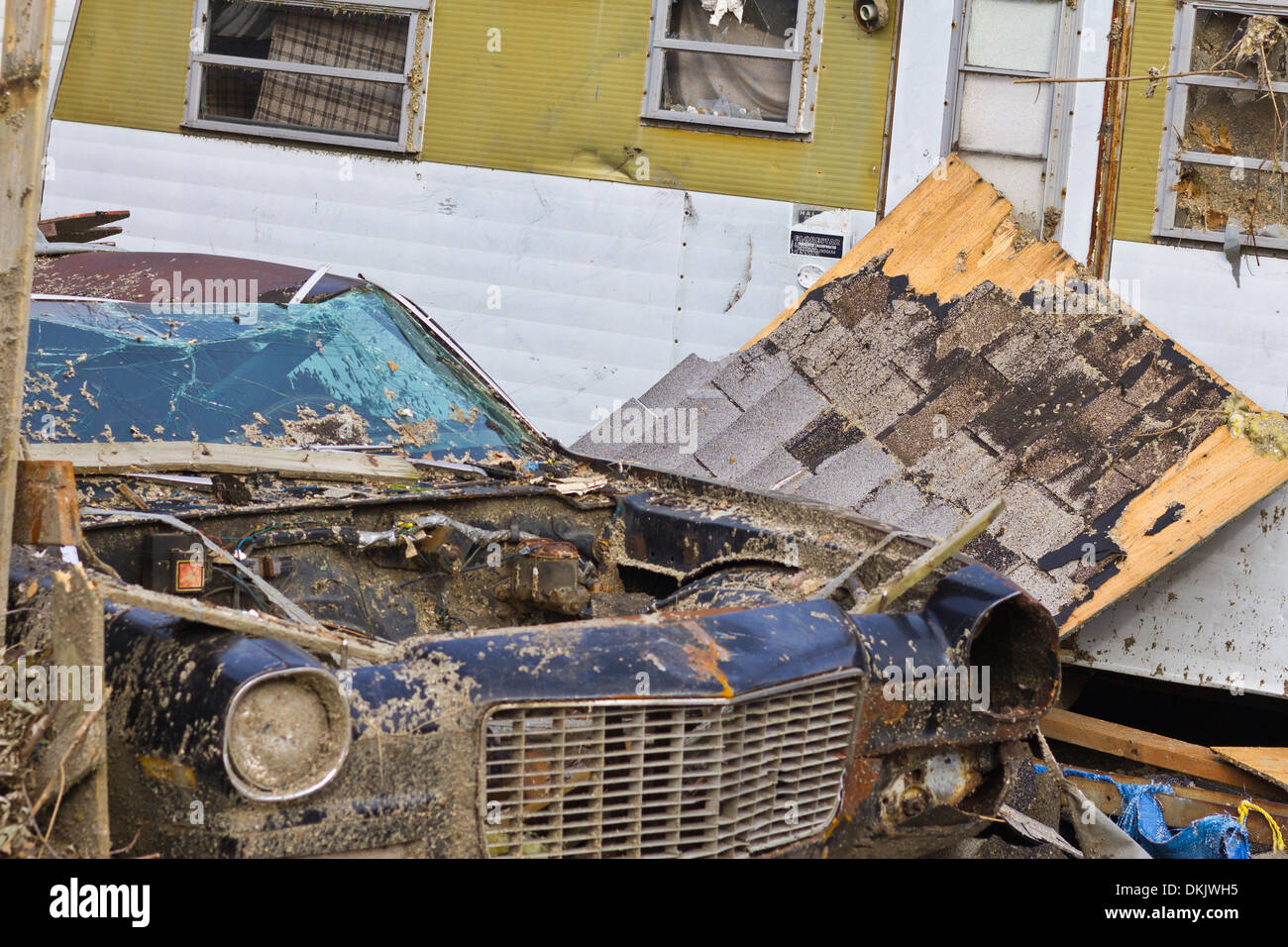 Tornado damage to building hi-res stock photography and images - Alamy