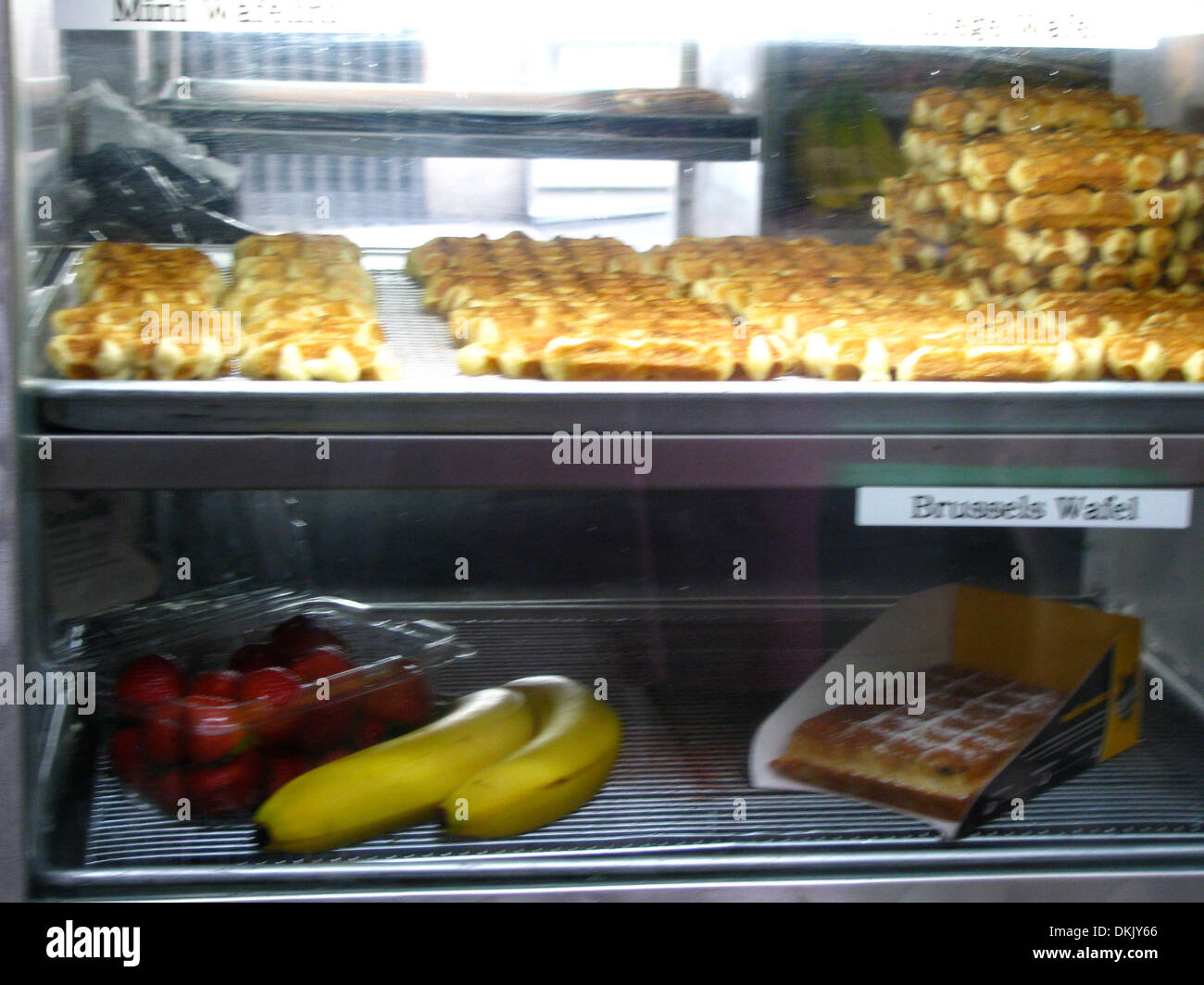 Wafels & Dinges food truck Stock Photo - Alamy