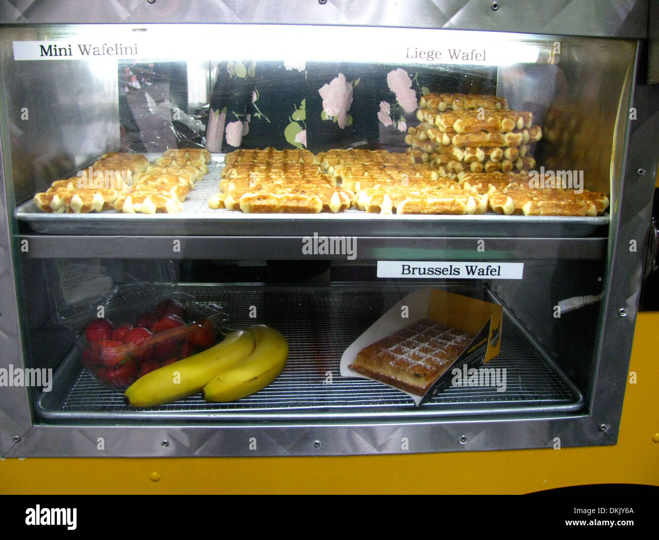 Wafels & Dinges food truck Stock Photo - Alamy