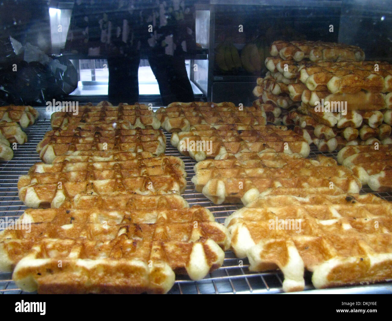 Wafels & Dinges food truck Stock Photo - Alamy