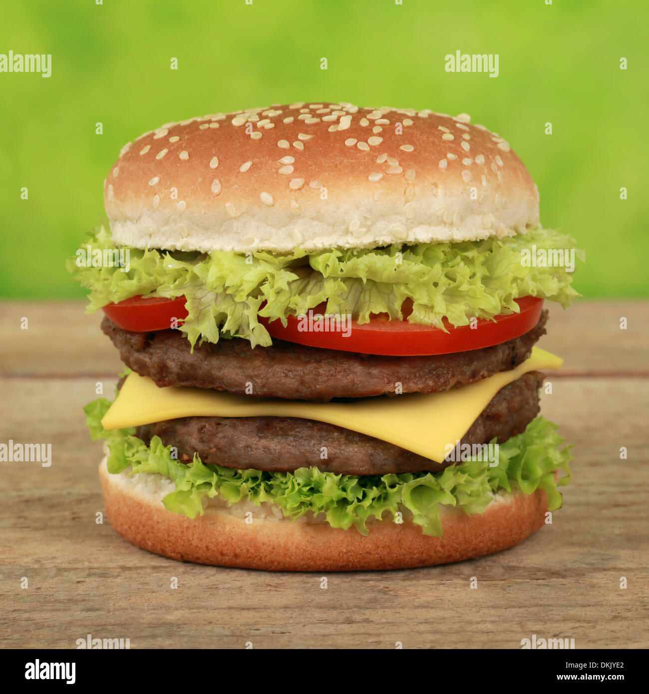 Lettuce cheeseburger hi-res stock photography and images - Alamy