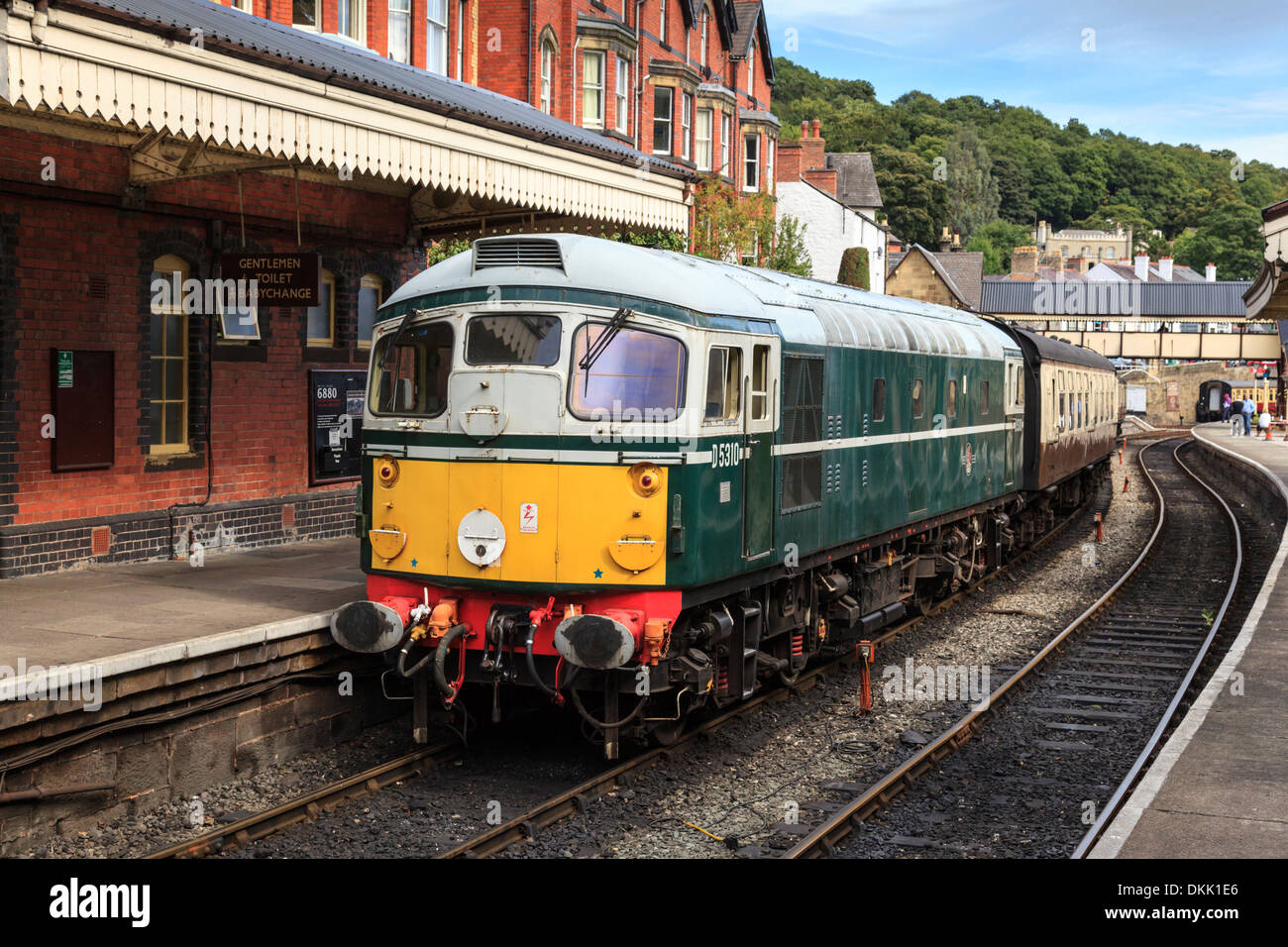 Class 26 (26010/D5310) is seen running on the Llangollen Heritage ...