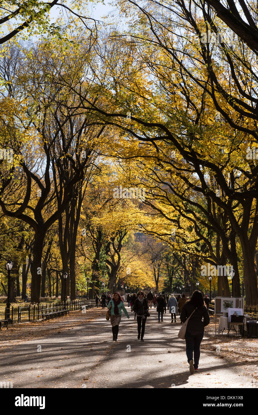 Poets walk central park hi-res stock photography and images - Alamy
