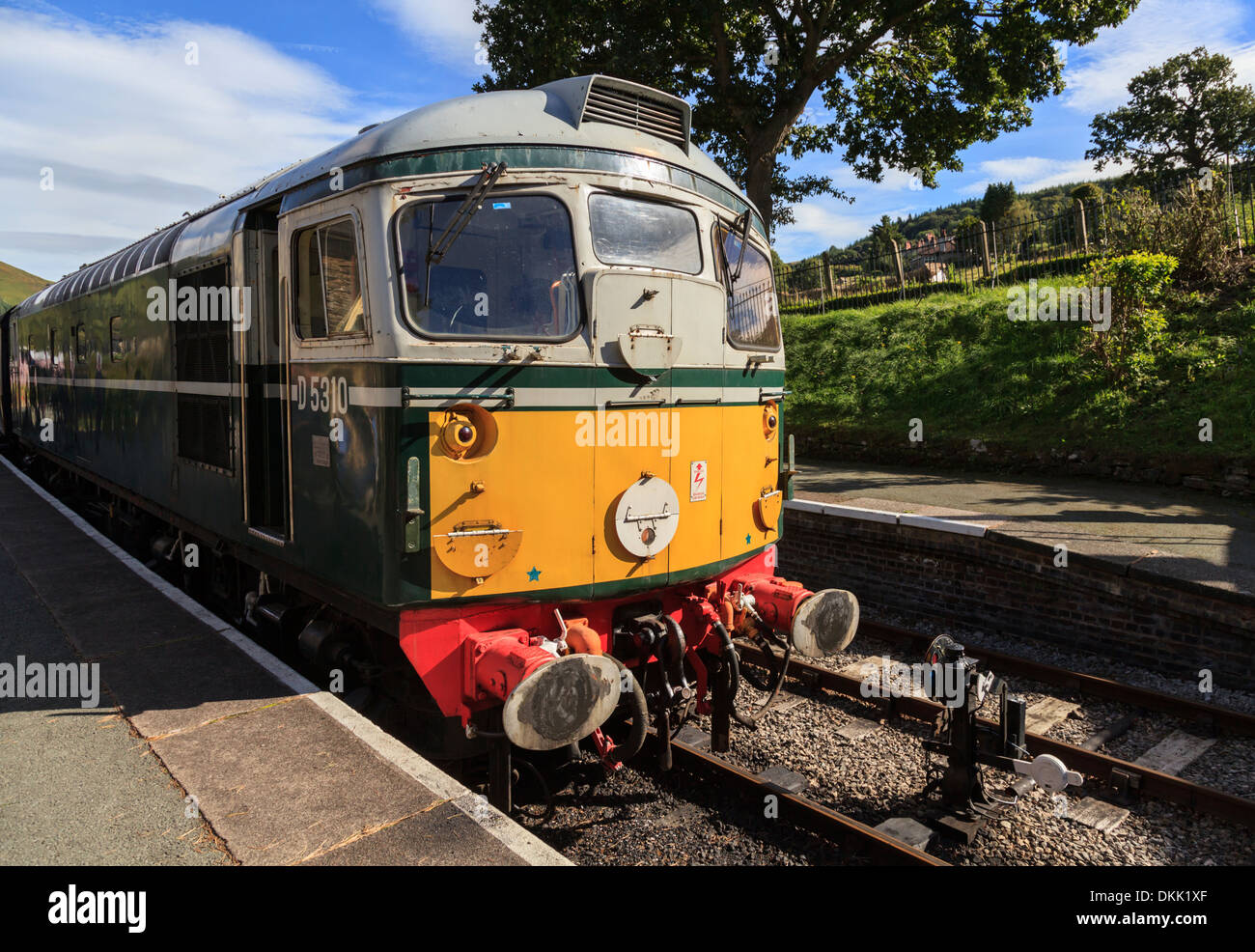 Class 26 diesel locomotive hi-res stock photography and images - Alamy