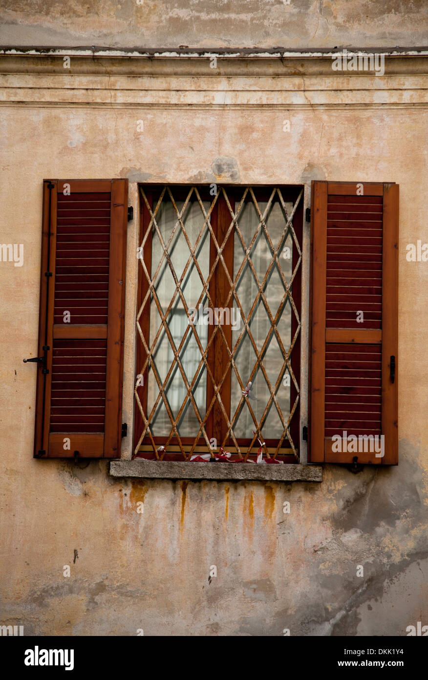 Window italy hi-res stock photography and images - Alamy