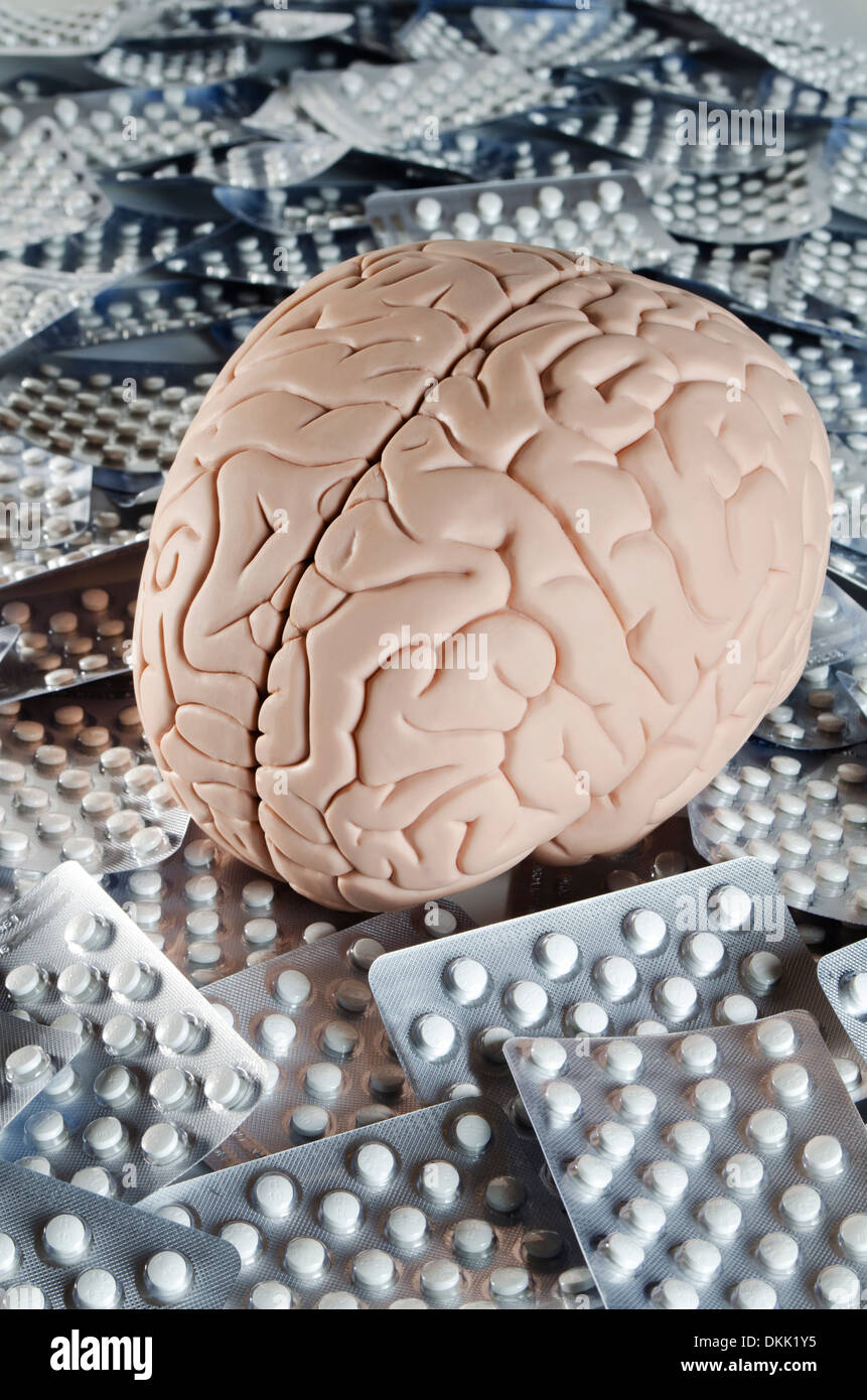 Drugs and the brain hi-res stock photography and images - Alamy