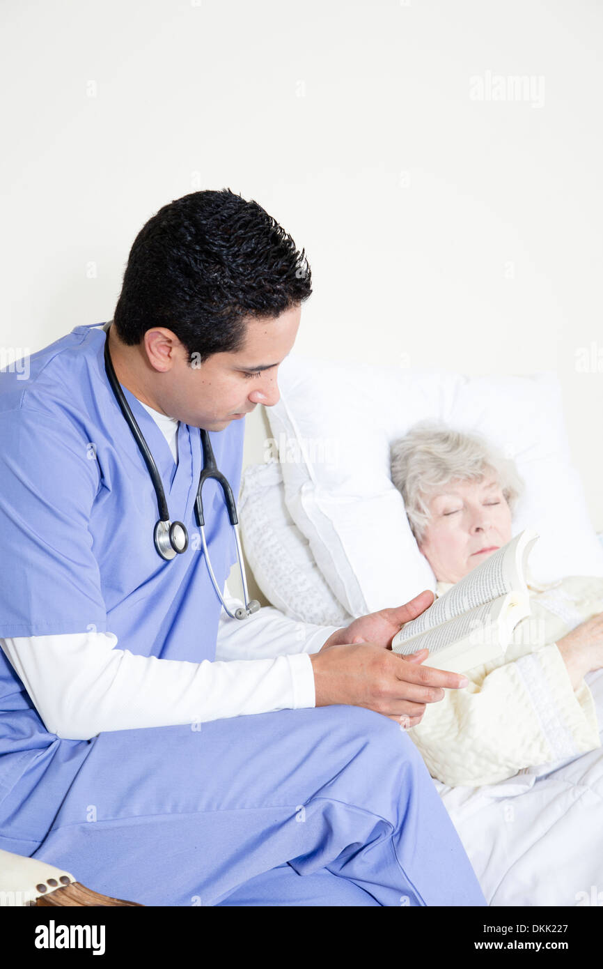 Patient observing nurse hi-res stock photography and images - Alamy