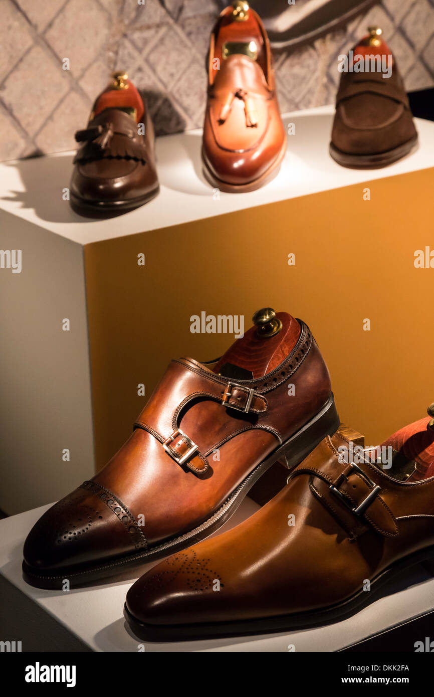 Paul stuart store hi-res stock photography and images - Alamy