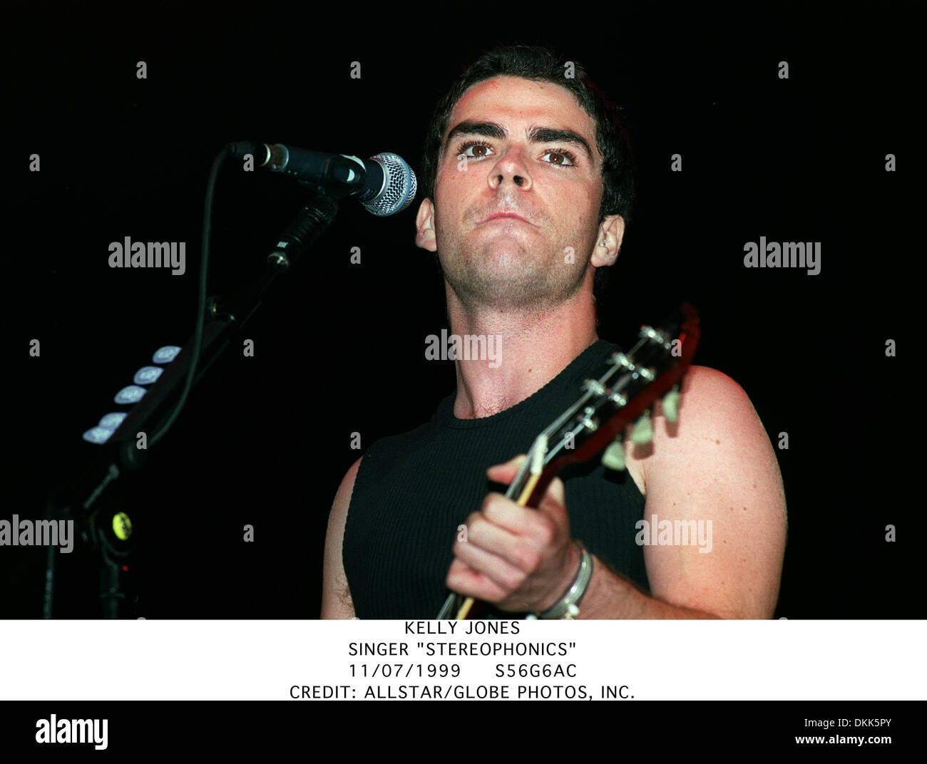 Kelly jones stereophonics 1999 hi-res stock photography and images - Alamy