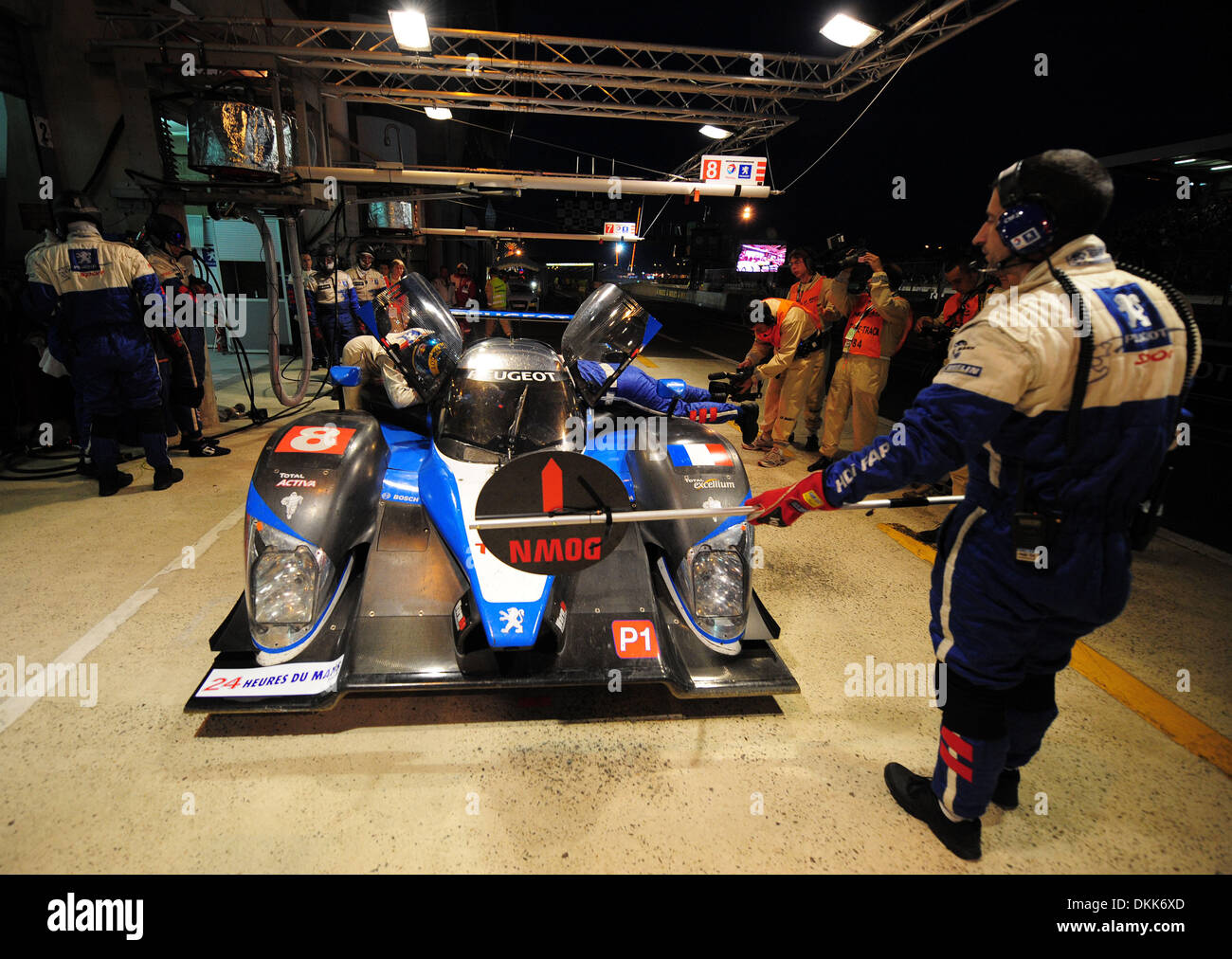 June 11, 2009 - Le Mans, France - Peugeot Sport driver STEPHANE ...