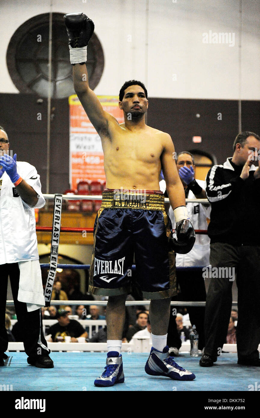 November 19, 2009: Edwin Rodriguez (blue and gold truncks) of Worcester ...