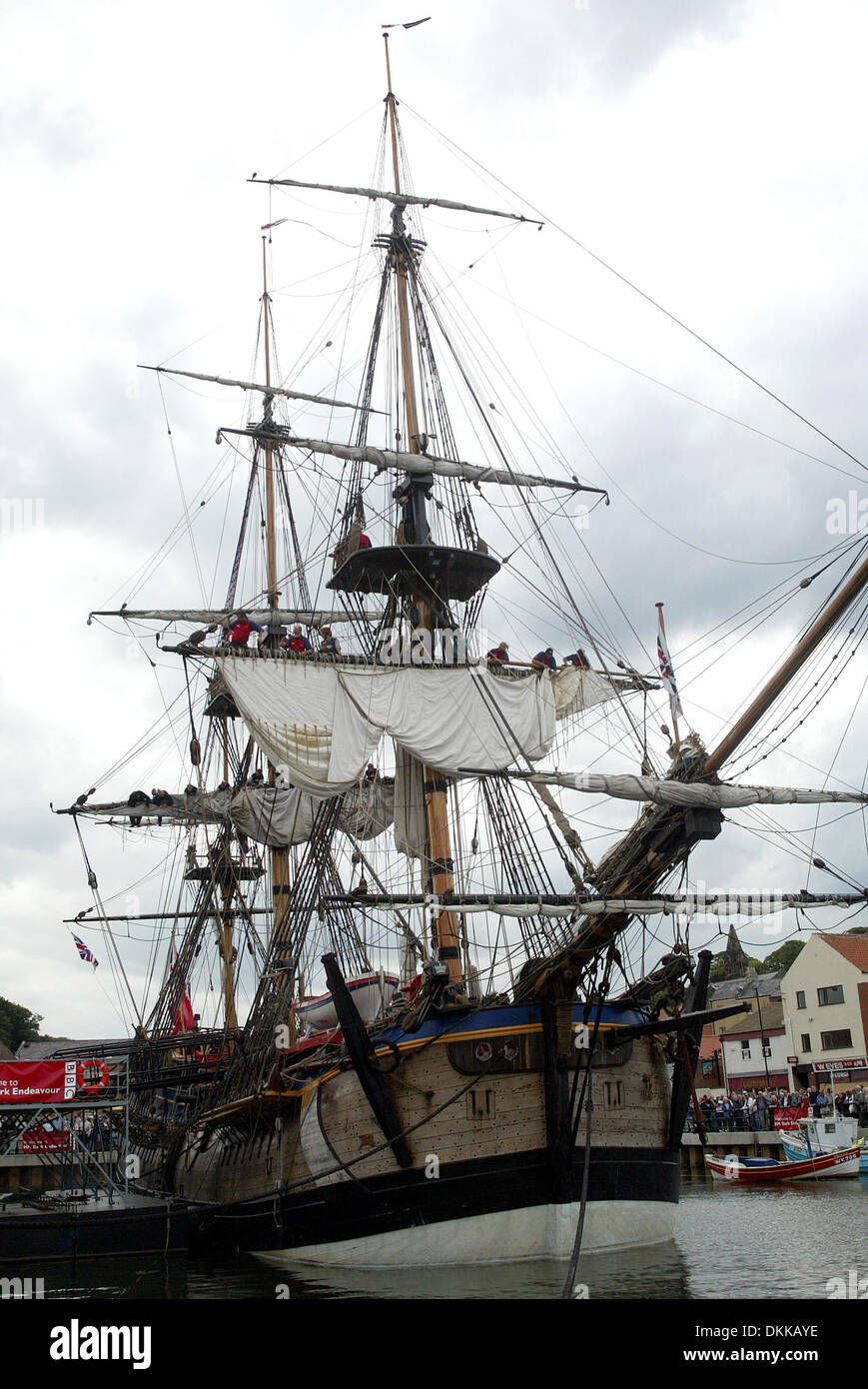 THE ENDEAVOUR.REPLICA OF HM BARK ENDEAVOUR.21/06/2002.DI73 Stock Photo ...