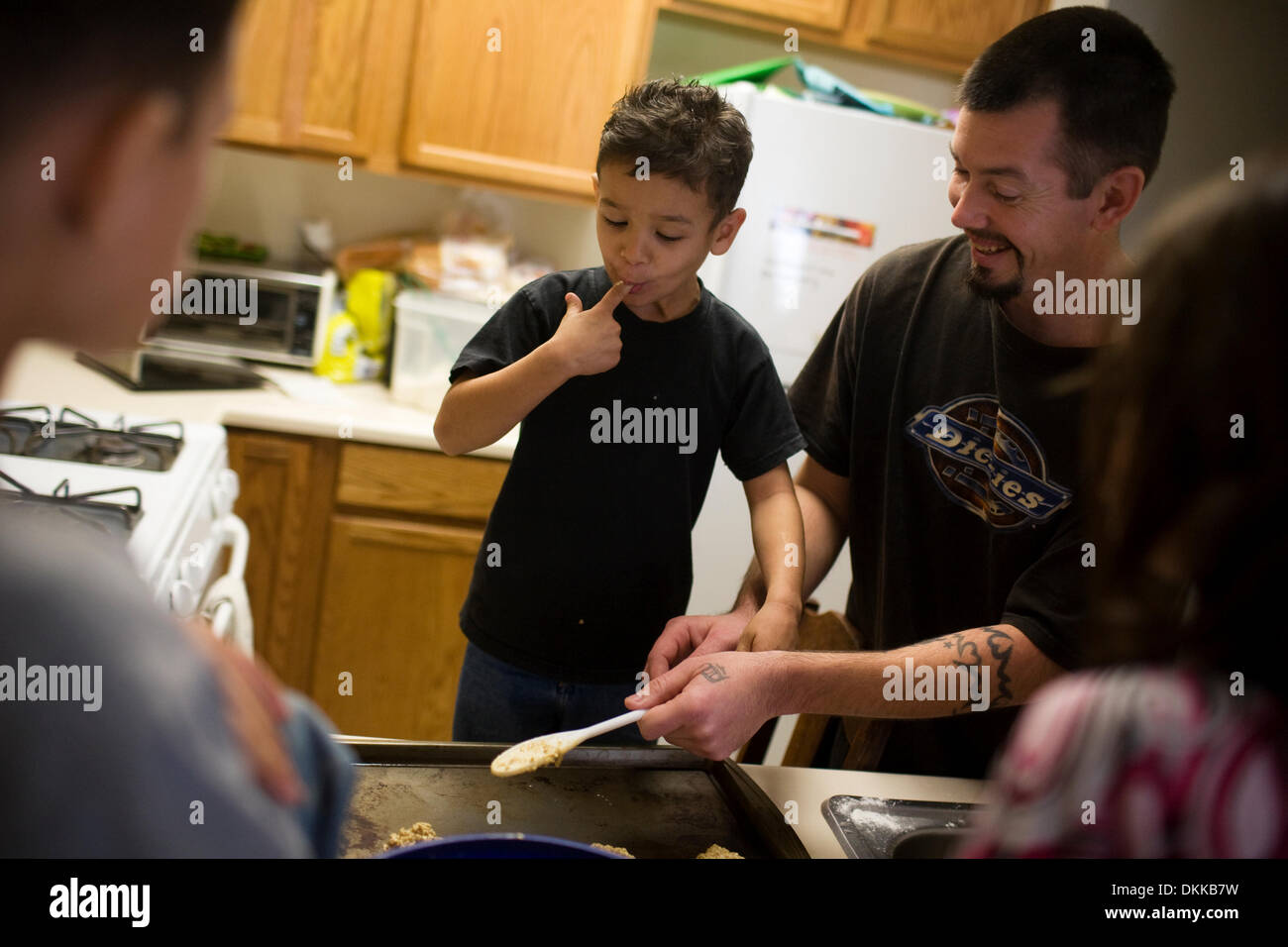 Nov. 23, 2009 - Redding, Calif., USA - Danny Stinebaugh and his fiance ...
