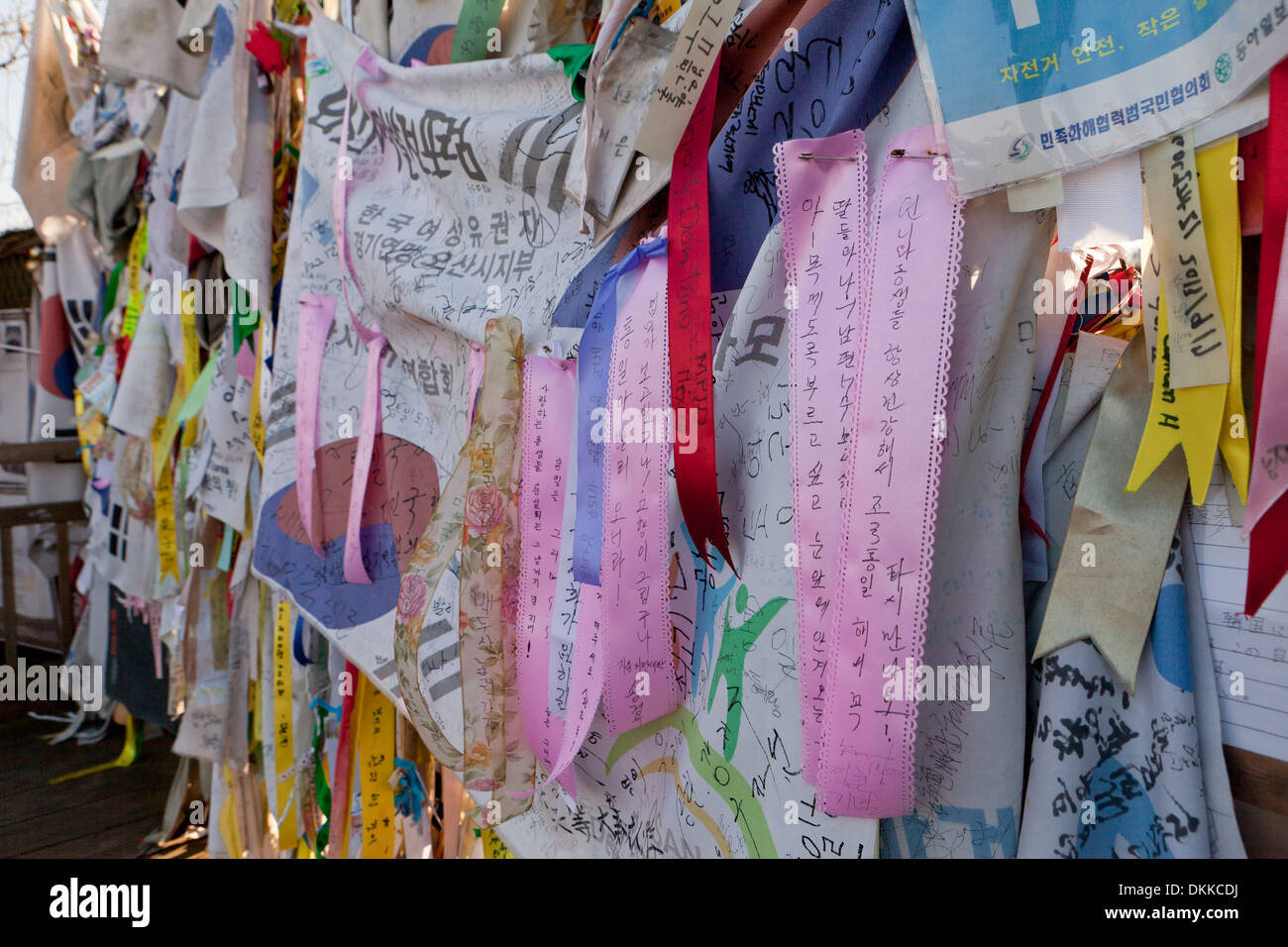 Messages of peace and unity left on fence at Bridge of No Return ...