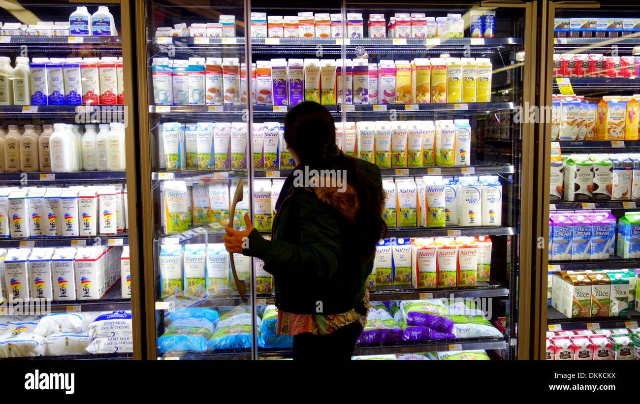 Milk supermarket canada hi-res stock photography and images - Alamy