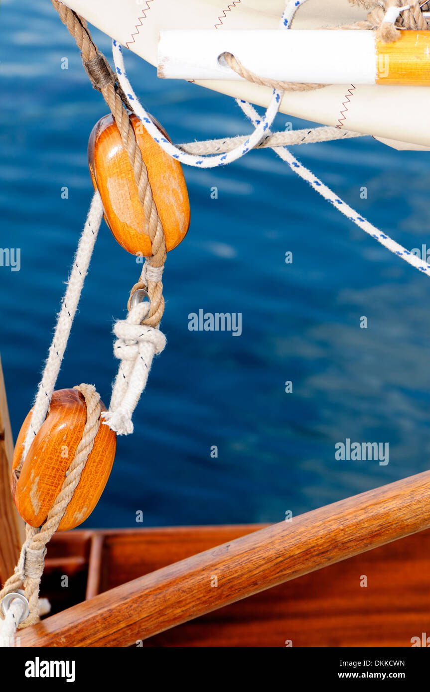 Old sailing wooden blocks rigging hi-res stock photography and images ...
