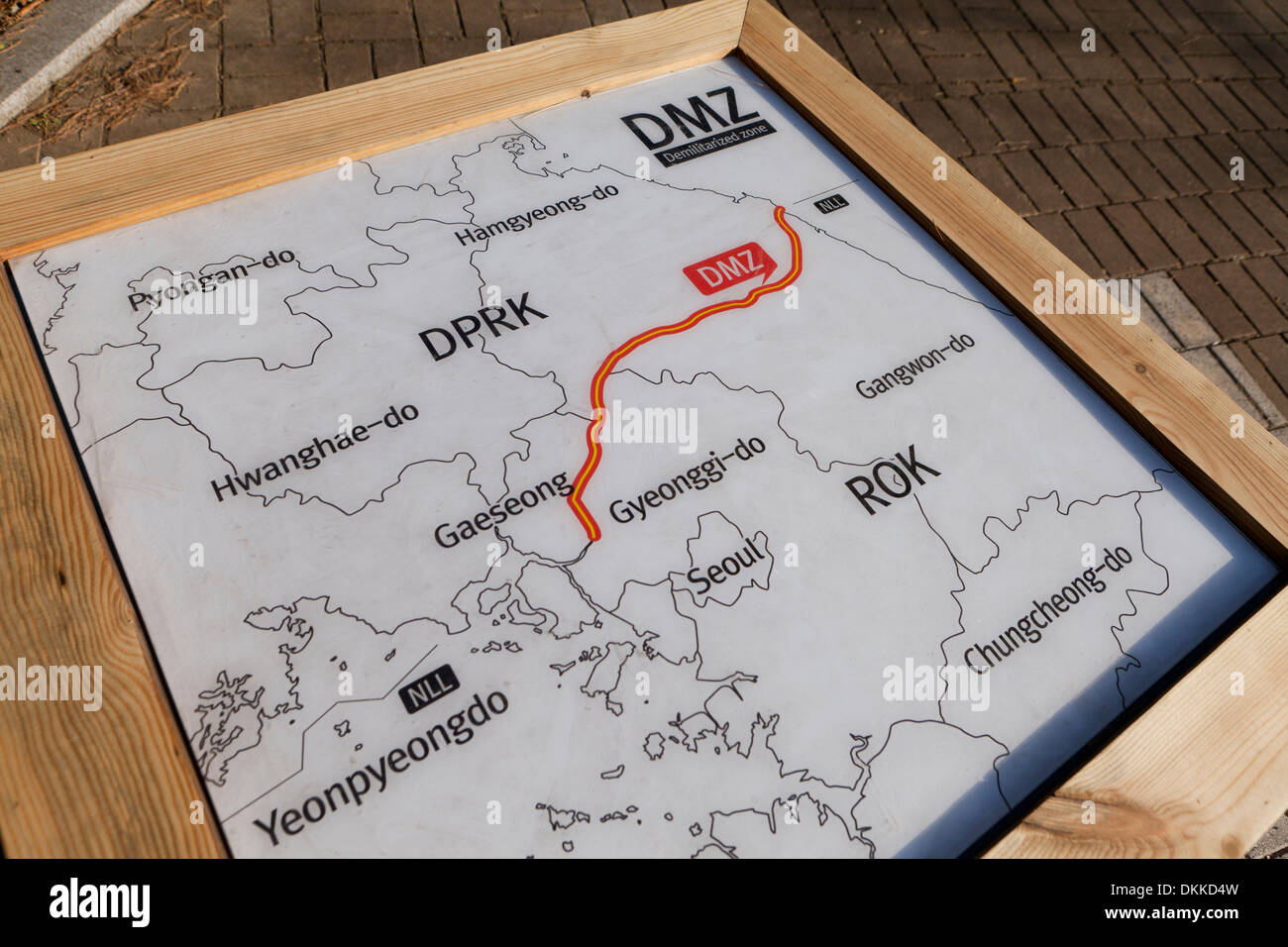 Korean DMZ map Stock Photo - Alamy
