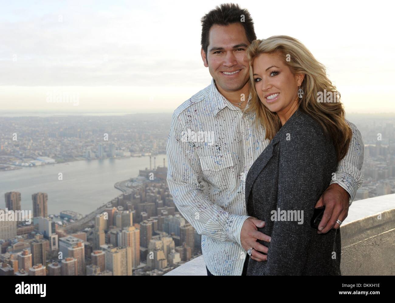Nov 24, 2009 - Manhattan, New York, USA - JOHNNY DAMON with wife ...