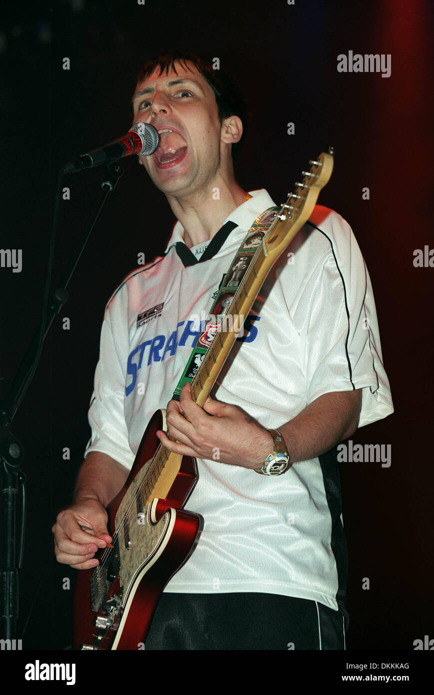 SCI-FI STEVEN.LEAD SINGER WITH ''BIS''.14/07/1999.S75G18C Stock Photo ...