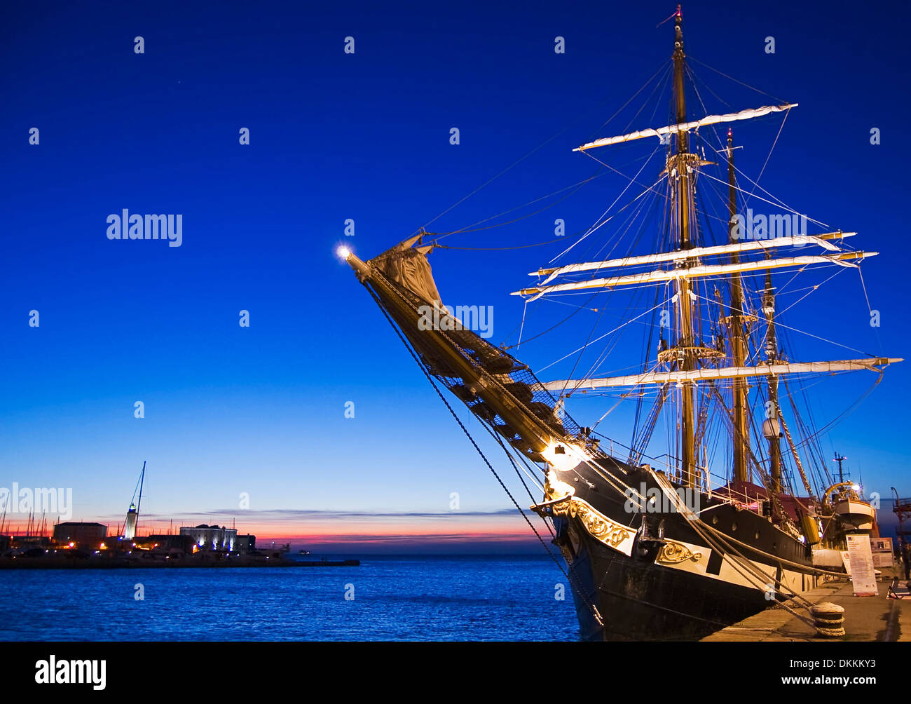 Moored sailing ship hi-res stock photography and images - Alamy