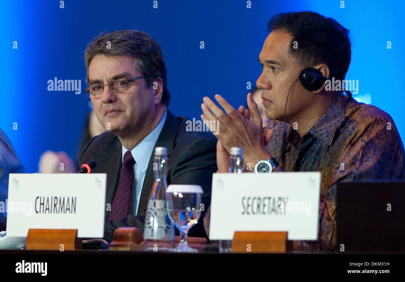 Bali, Indonesia. 6th Dec, 2013. WTO director-general Roberto Azevedo(L ...