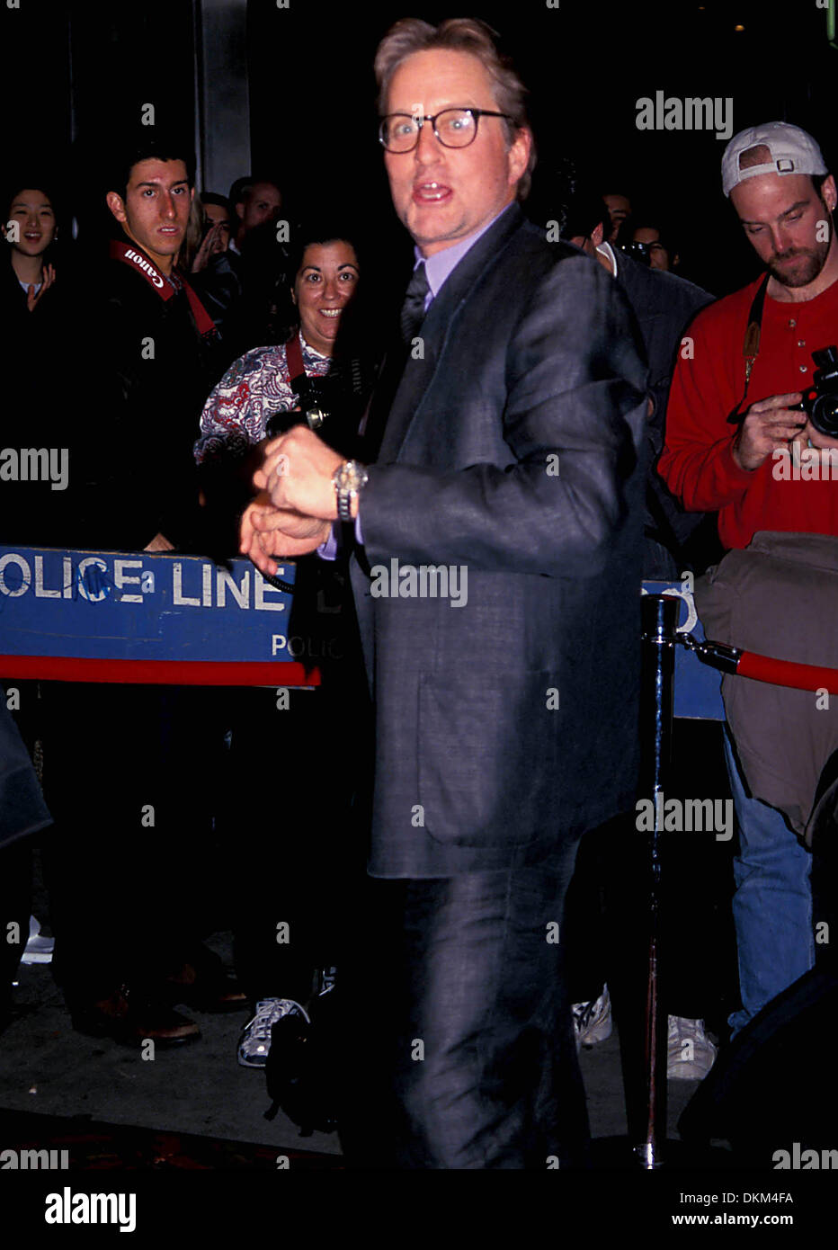 Oct. 26, 1998 - K9105TR.LIVING OUT LOUD PREMIERE AT THE SONY THEATRE ...