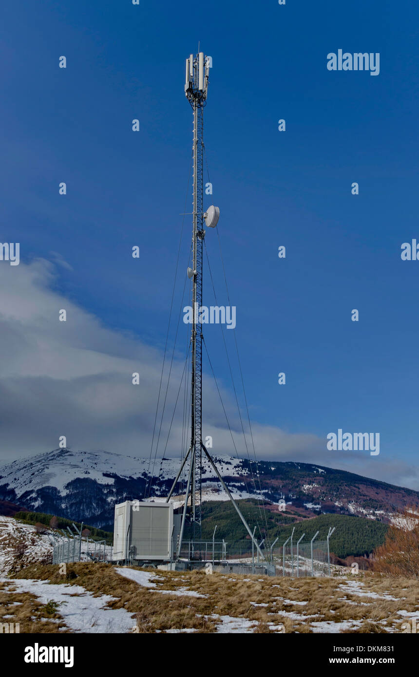 Telecommunication antenna tower equipment Stock Photo - Alamy
