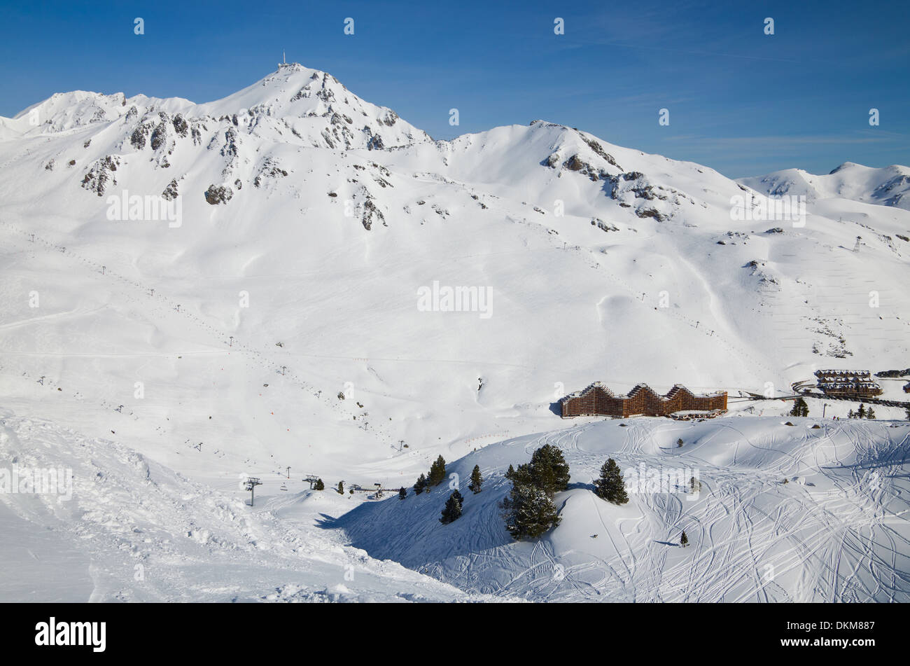 Ski pistes above resort hi-res stock photography and images - Alamy
