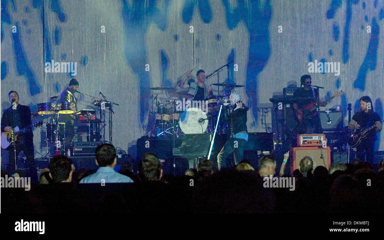 Las Vegas, Nevada, USA. 7th Dec, 2013. Musician Isaac Slade performs ...