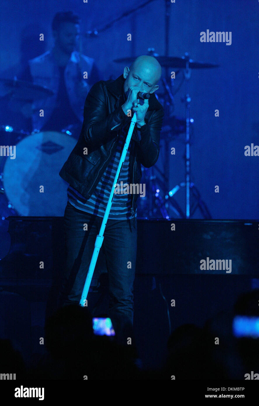 Las Vegas, Nevada, USA. 7th Dec, 2013. Musician Isaac Slade performs ...