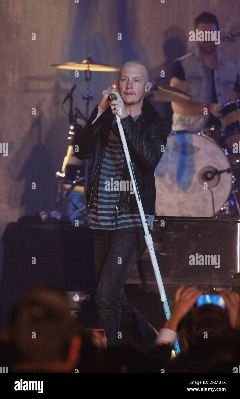 Las Vegas, Nevada, USA. 7th Dec, 2013. Musician Isaac Slade performs ...