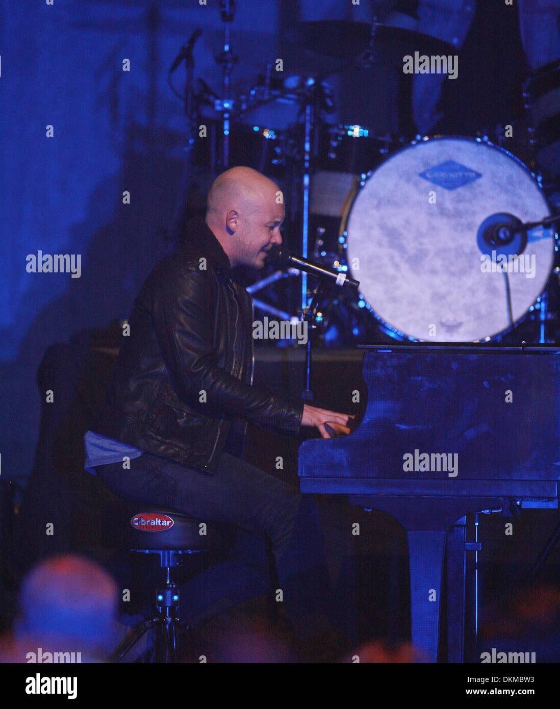 Las Vegas, Nevada, USA. 6th Dec, 2013. Musician Isaac Slade performs ...