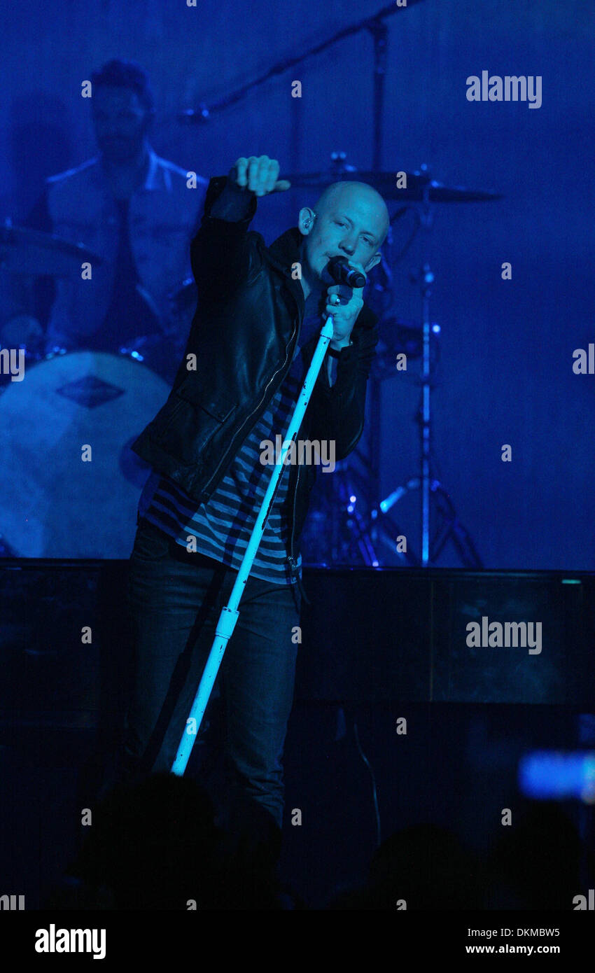 Las Vegas, Nevada, USA. 7th Dec, 2013. Musician Isaac Slade performs ...