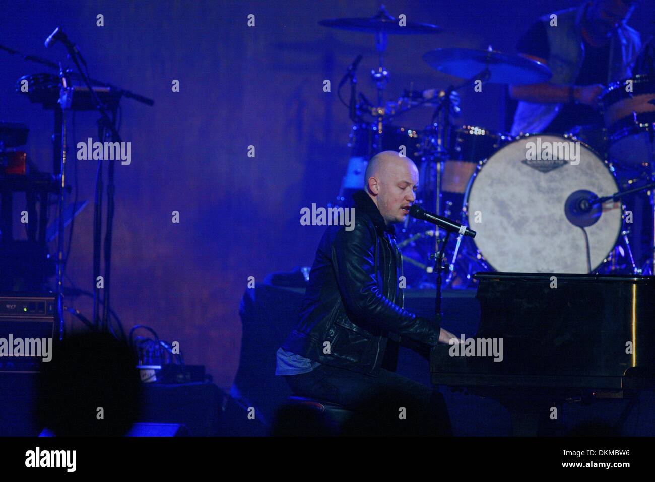Las Vegas, Nevada, USA. 6th Dec, 2013. Musician Isaac Slade performs ...