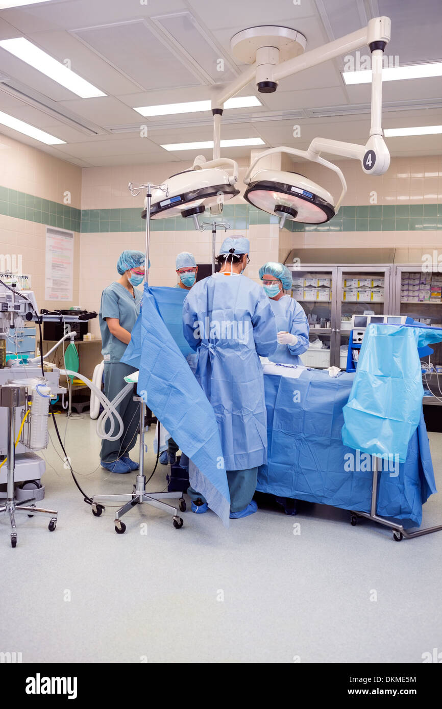 Operating theater suite hi-res stock photography and images - Alamy