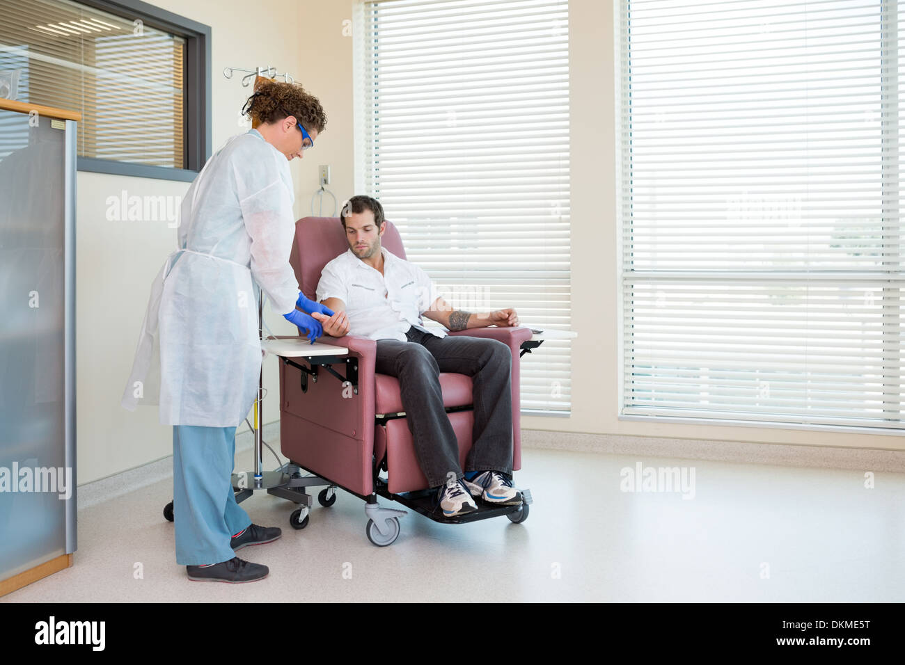 Hospital chemo hi-res stock photography and images - Alamy