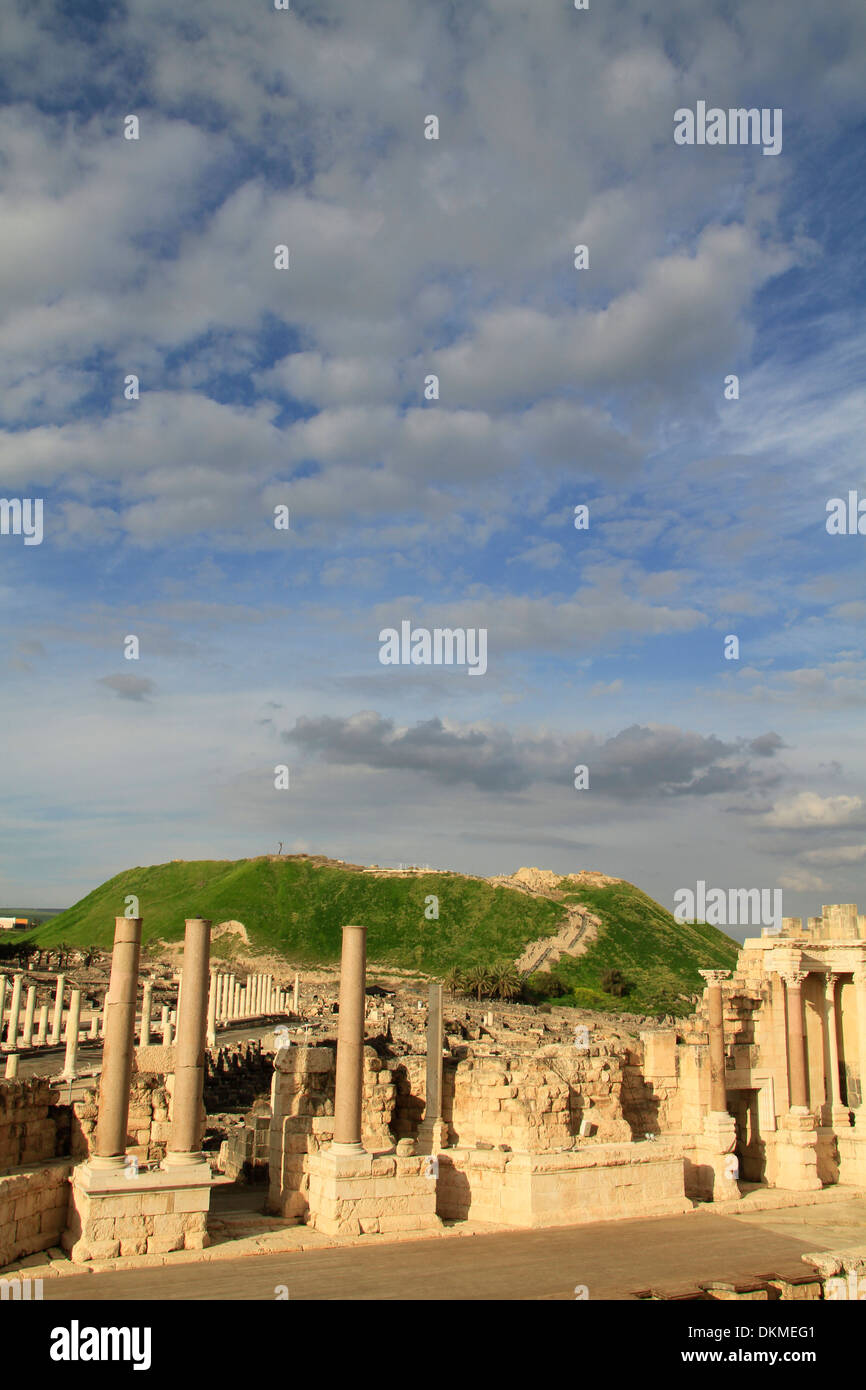Beth Shean, the Roman theater of Scythopolis Stock Photo - Alamy