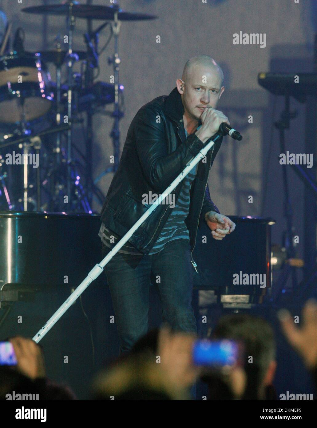 Las Vegas, Nevada, USA. 7th Dec, 2013. Musician Isaac Slade performs ...