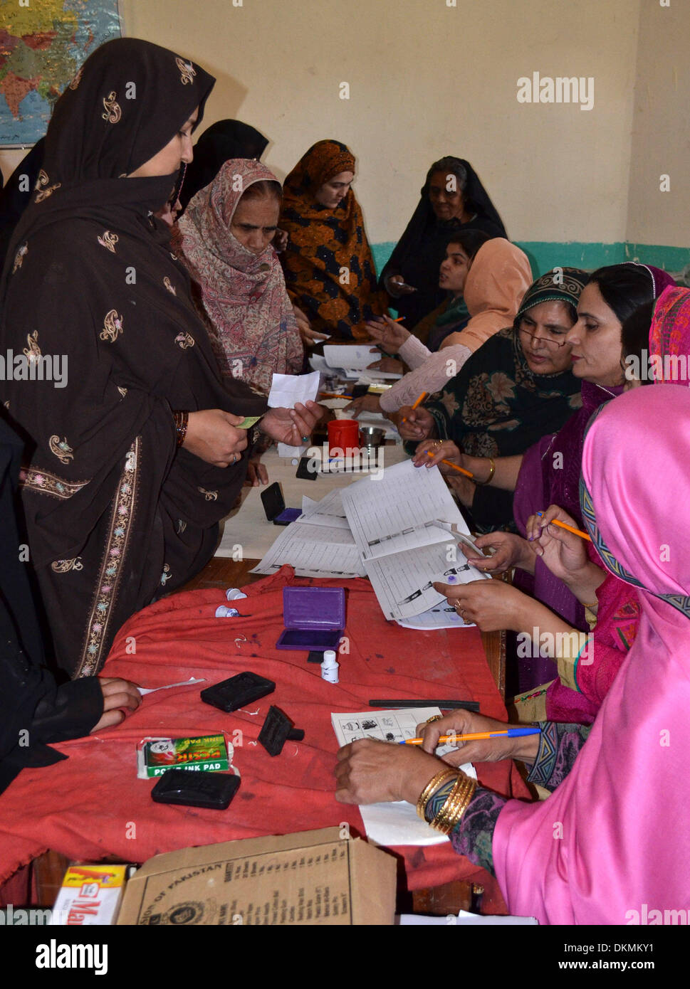 Pakistani elections 2013 hi-res stock photography and images - Alamy