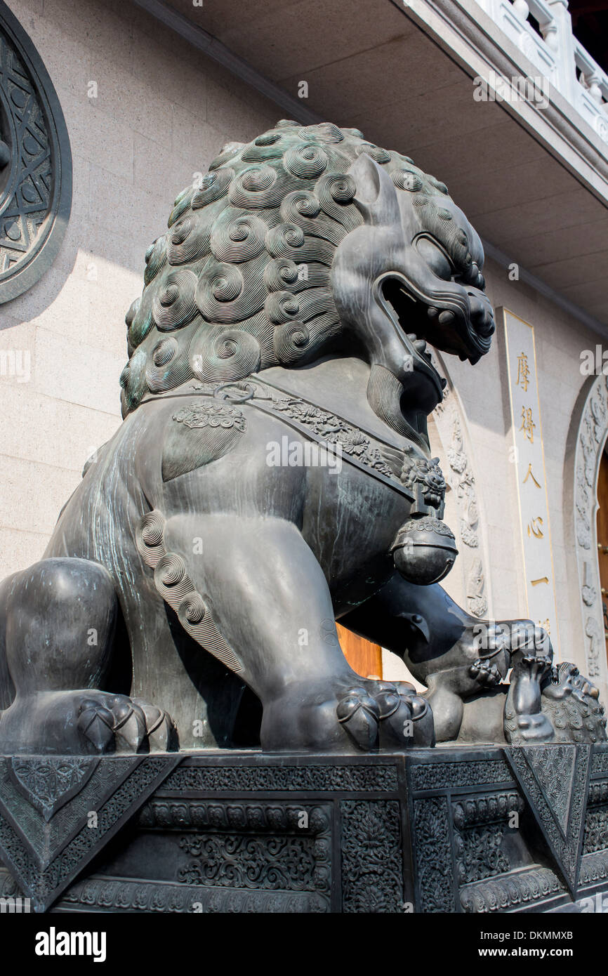 Jing'an Temple, Shanghai Stock Photo - Alamy