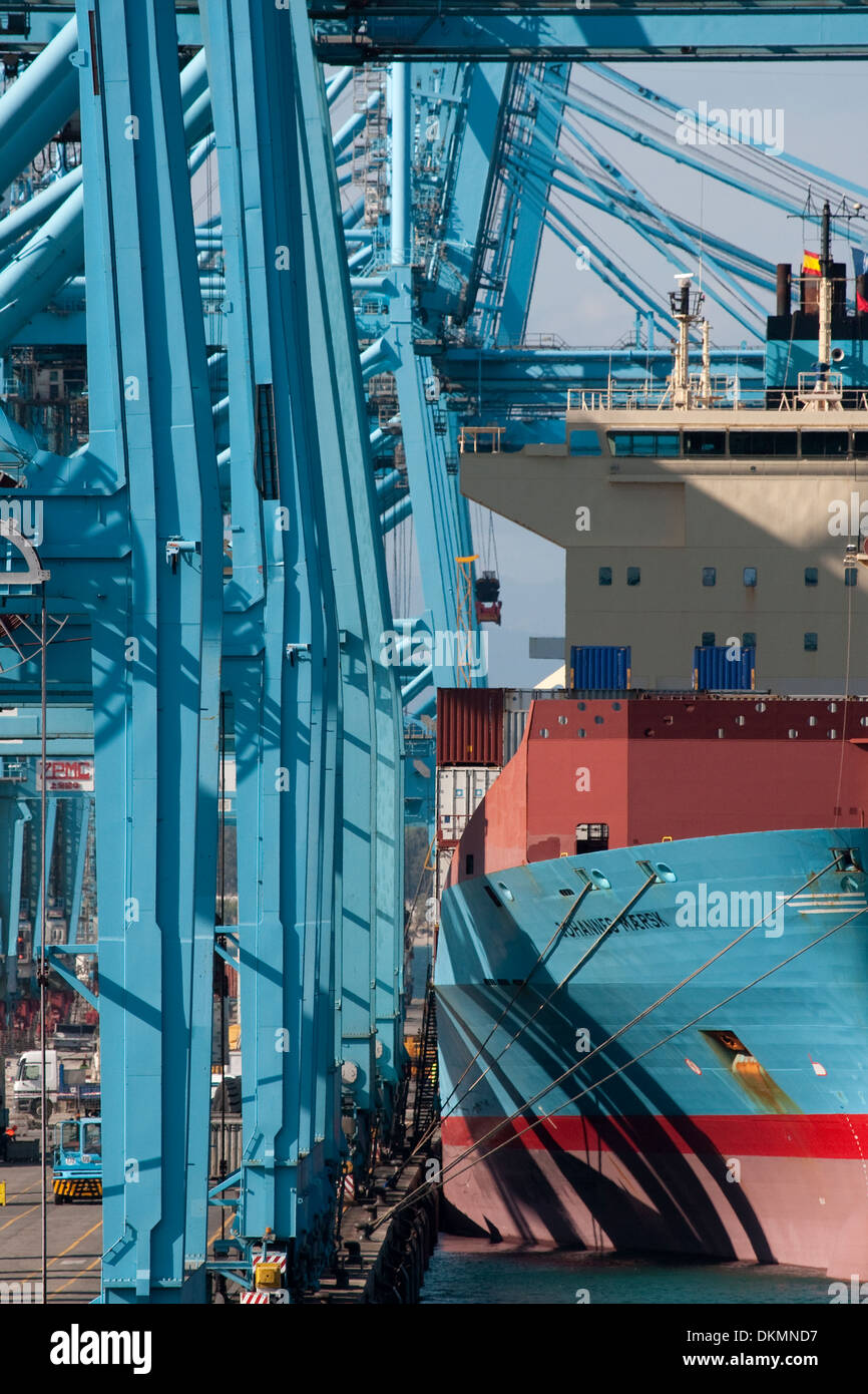 Terminals hi-res stock photography and images - Alamy