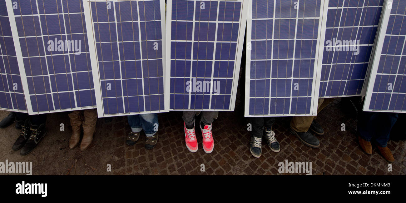 Roman testudo hi-res stock photography and images - Alamy