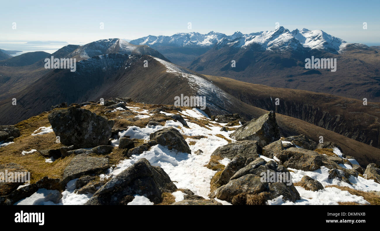 The Cuillin mountains from the summit ridge of Bheinn Dearg Mhór in the ...