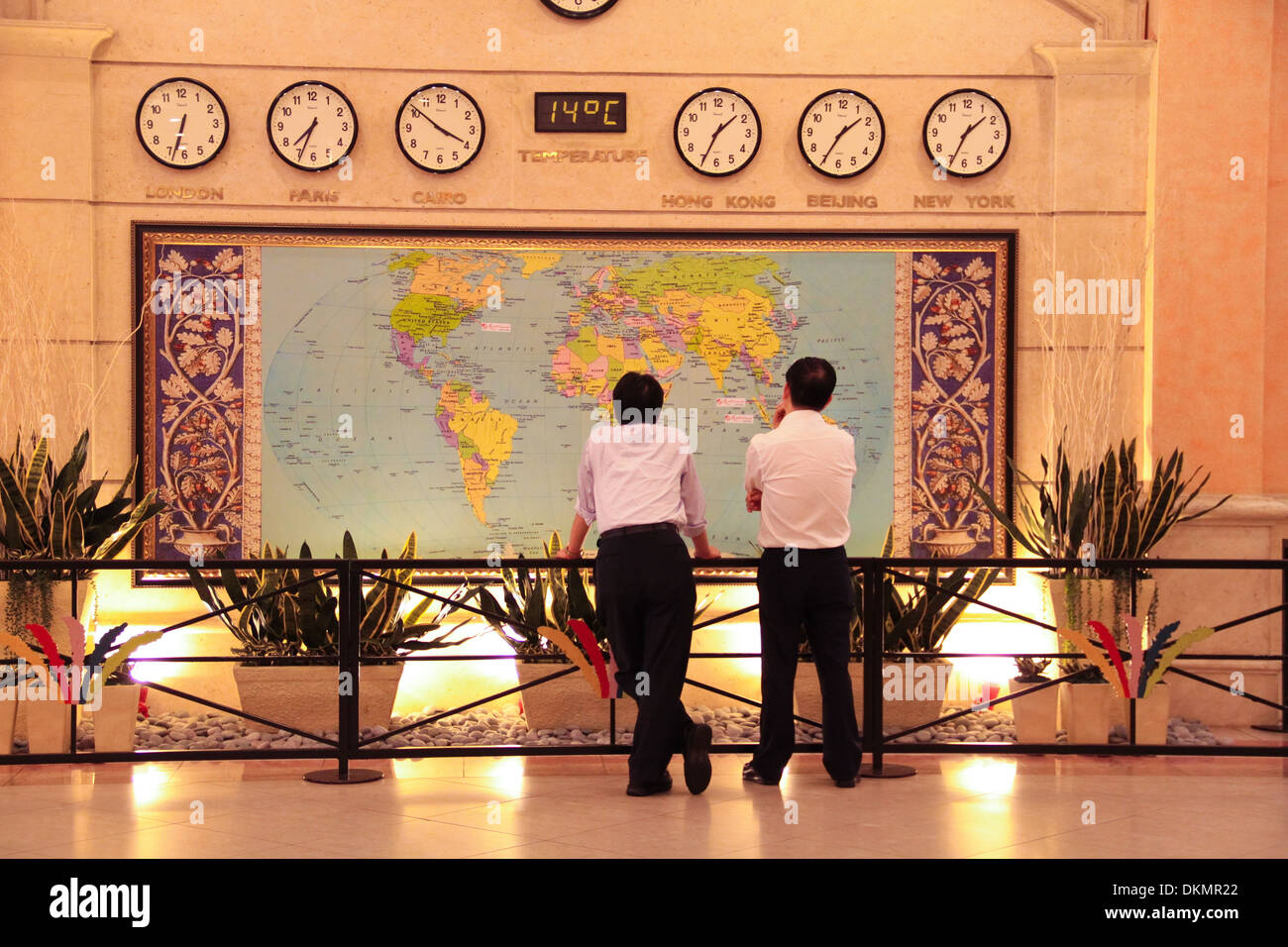 Greenwich mean time map hi-res stock photography and images - Alamy