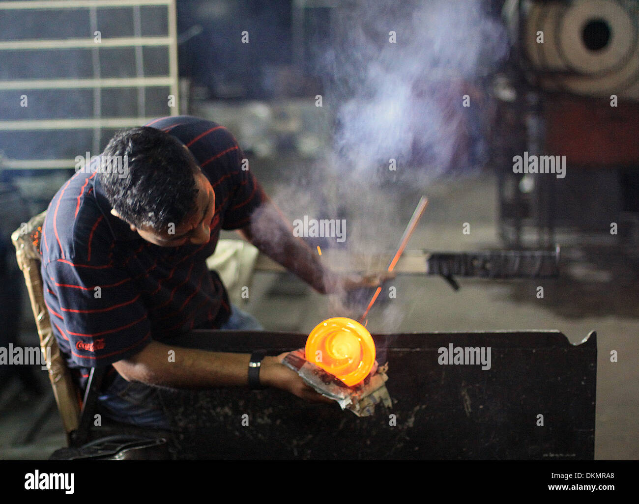Glass blowing hi-res stock photography and images - Alamy